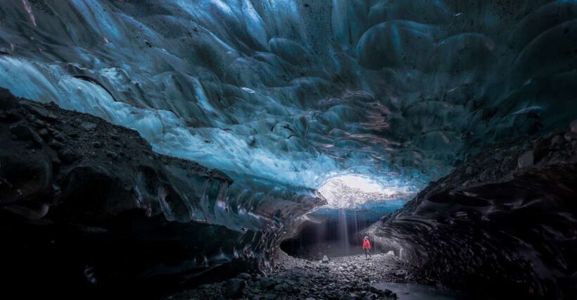Iceland: Ice Cave Captured with Professional Photos - A Close Look at the Experience