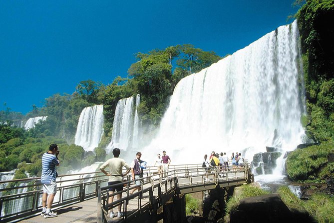 Iguazú Experience in 2 Days: Argentine and Brazilian Falls - Discovering the Lower Circuit
