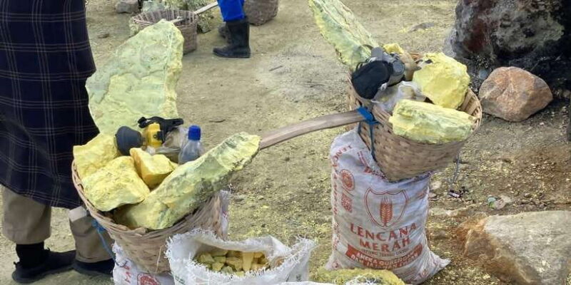 Ijen Blue Fire Open Trip  Affordable Group Tour from Bali - The Nighttime Hike: The Main Event