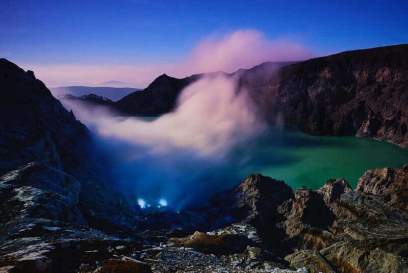 Ijen Crater : Blue Flame, Sunrise, and Sulfur Miners Trek - Key Points