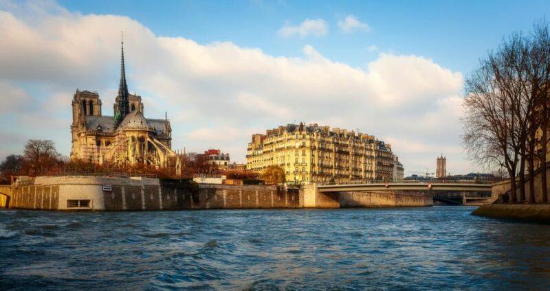 Ile De La Cite & Notre Dame Exterior | Guided Tour | 1h - Gratuities