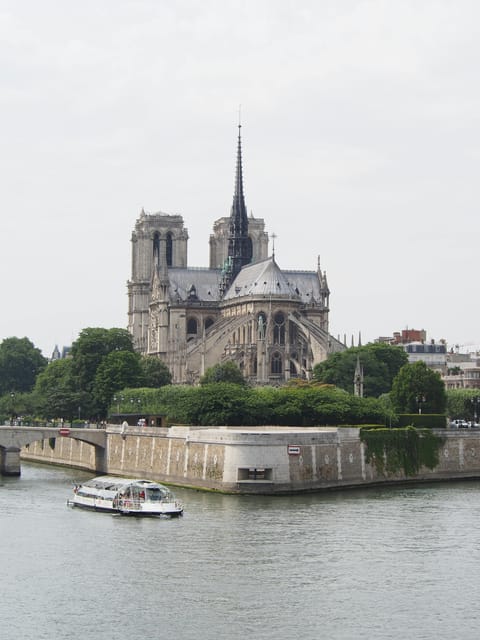 Ile De La Cite & Notre Dame Exterior | Guided Tour | 1h - Transportation