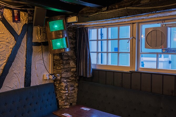 Ilfracombe Harbour Ghost Tour - Exploring Ilfracombes Historic Pubs and Streets
