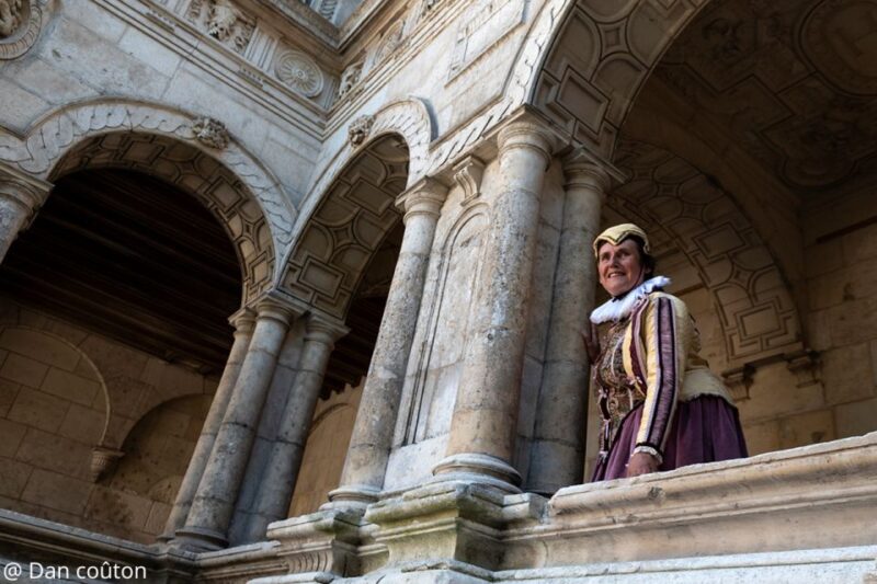 Immerse Yourself in the Protestant Era of La Rochelle - Historical Context of La Rochelles Protestantism