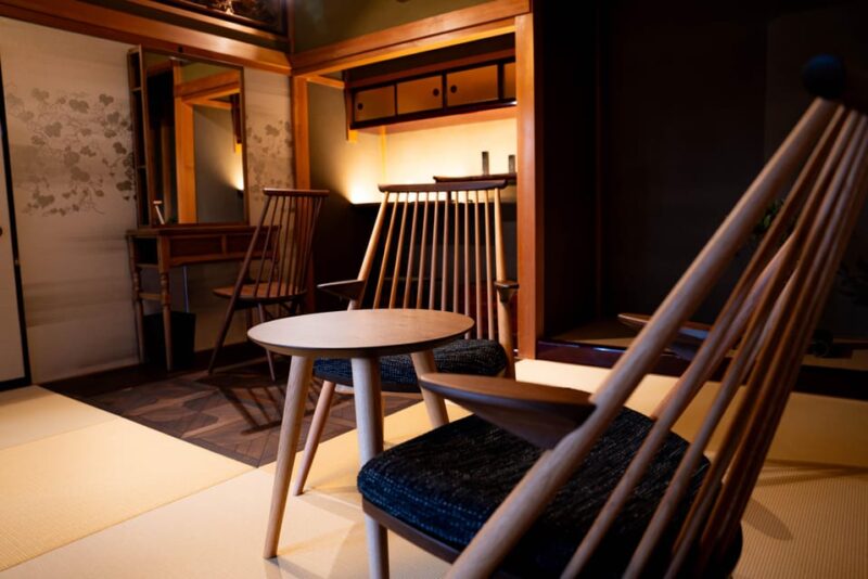 Immersive Facial Treatment in a Japanese Space - Location and Ambiance