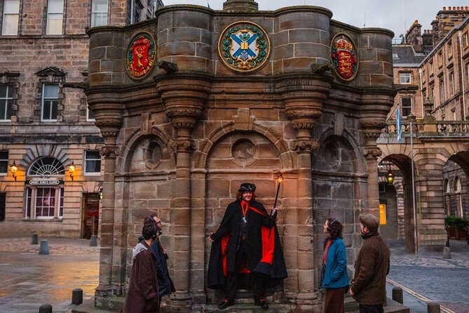 Immersive Old Town Ghost Walking Tour in Edinburgh - What You Can Expect at Each Stop