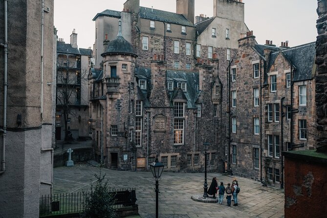 Immersive Old Town Ghost Walking Tour in Edinburgh - Practical Details and Tips for Travelers