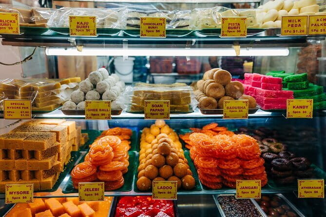 Immersive Singapore City Tour With Local Snacks - Key Points