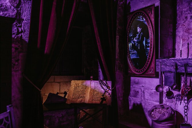 Immersive Visit to the Velarde Palace Museum - Exploring the Grandeur of the Velarde Palace