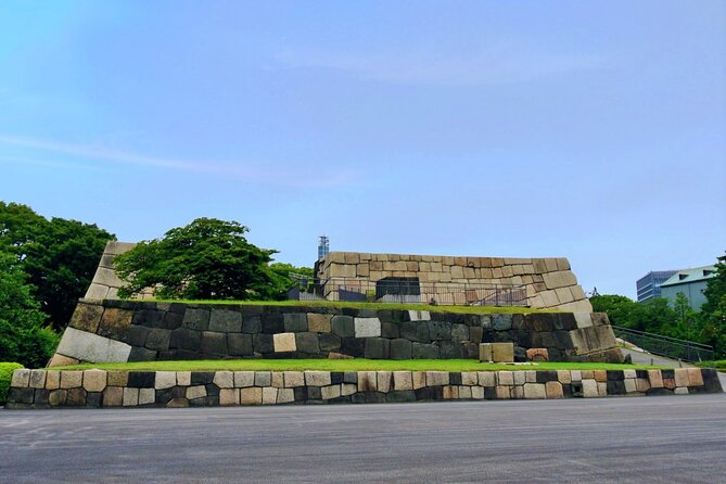 Imperial Palace East Garden and Heritage of Edo Castle Tour - Key Architectural and Historical Features