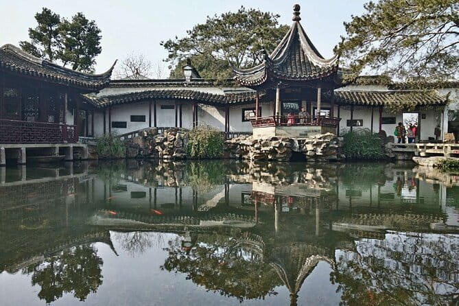 In-Depth Private Shanghai Old and New Walking Tour - Who Should Consider This Tour?
