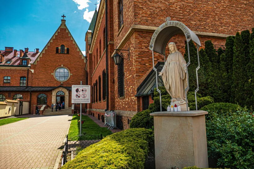 IN THE FOOTSTEPS OF JOHN PAUL II. FULL TOUR WITH AUDIO GUIDE - Authentic Experiences and Honest Feedback