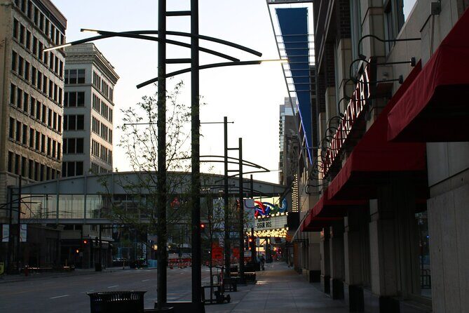 In the Footsteps of Prince: A Self-Guided Audio Tour of Downtown Minneapolis - Navigating the Tour: Tips for a Smooth Experience