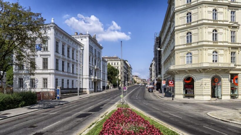 Incredible Vienna  Walking Tour for Couples - Who Should Consider This Tour?