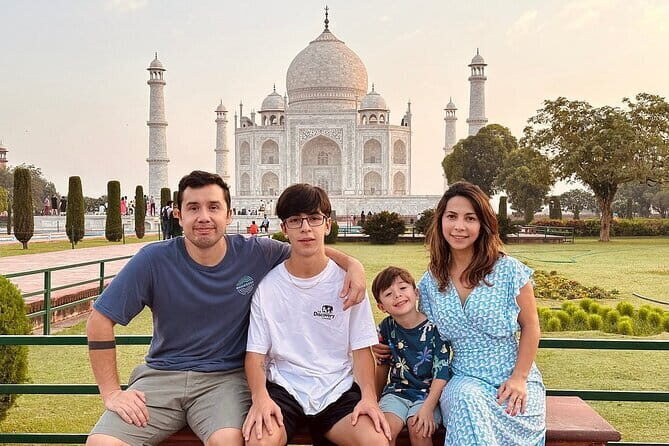 India: Same Day Taj Mahal Tour from Delhi by car - Exploring Agra Fort: A Fortress of History