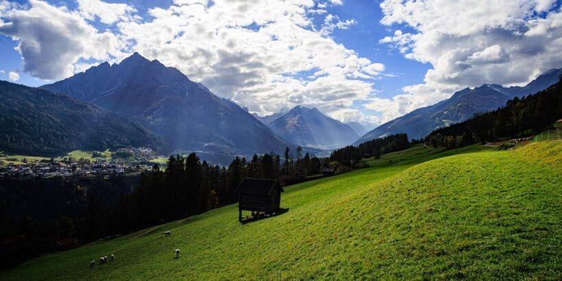 Innsbruck: Panoramic hike across the Telfer meadows - FAQs