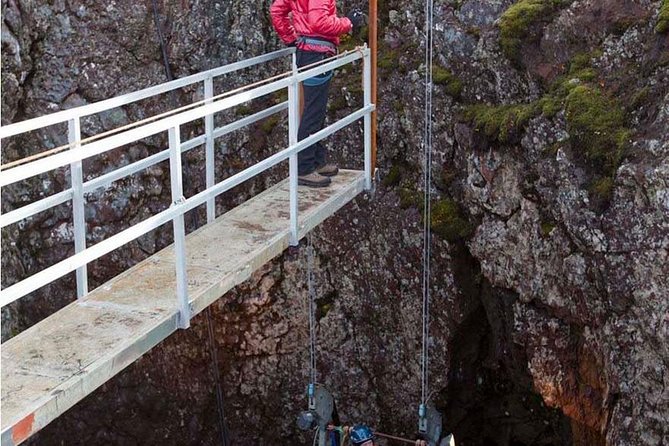 Inside the Volcano: Small-Group Tour and Lava Field Hike - Scenic Journey to the Blue Mountains