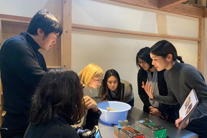 Instant Miso Soup Making Experience - Capacity and Accessibility