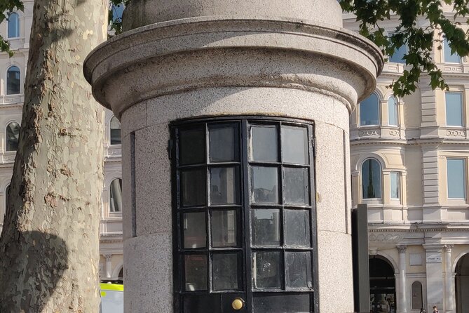 Interactive Treasure Hunt Experience - Central Londons Secrets - Navigating the Scavenger Hunt