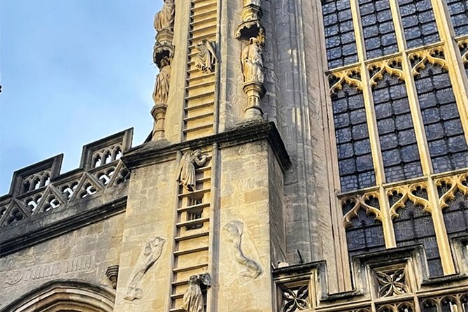 Interactive Treasure Hunt Experience of Bath's Secrets - How the Clue System Works and Why it Matters