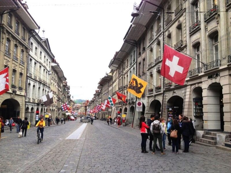 Interlaken: Cheese and Chocolate Full-Day Food Tour - Exploring Gruyères Old Town