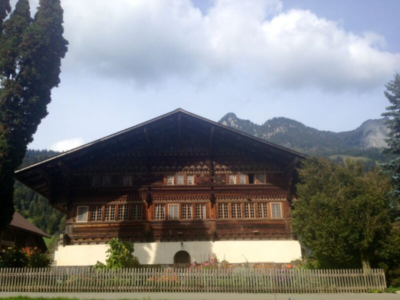 Interlaken: Cheese and Chocolate Full-Day Food Tour - Discovering Berns Historic Sites