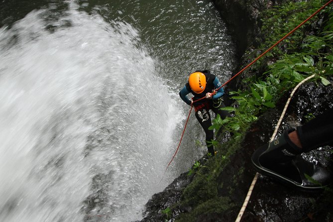 Intermediate canyoning trip in Bali " Samba canyon " - The Approach Hike & Scenic Views