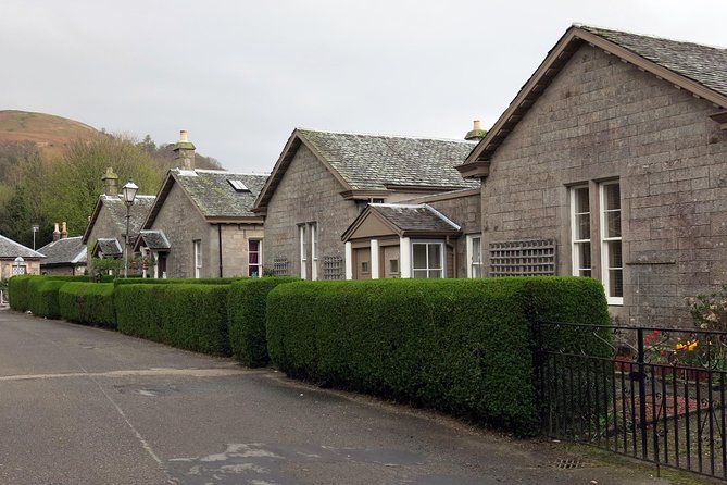 Inverary Castle & Loch Lomond Tour - Exploring Inveraray Castle