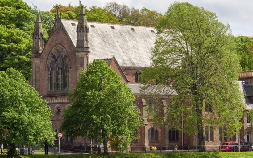 Inverness: City Walking Tour & Exploration Game - Who Should Consider This Tour?