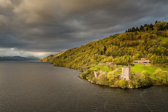 Inverness Clava Cairns, Culloden Battlefield and Urquhart Castle - Touring Urquhart Castle