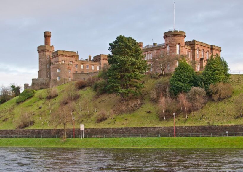 Inverness Whirl: Iconic Landmarks & Highland Highlights - Key Points