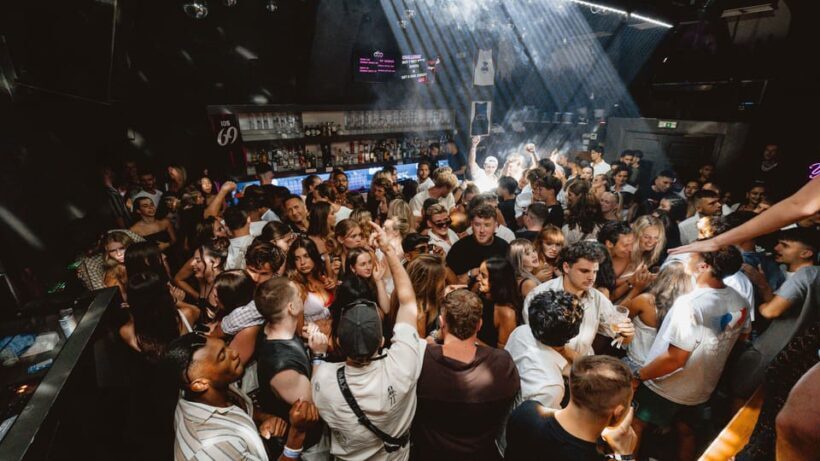 Ios: Pub Crawl with 5 Venues, 5 Shots, and 5 VIP Entrances - Who Will Love This Experience?
