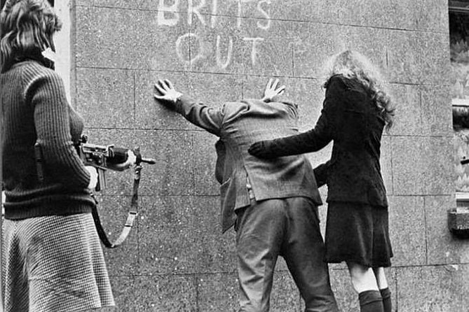 IRA Troubles Conflict Private Tour Museum Graves Murals and Political Analysis - Important Considerations