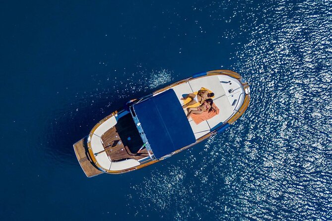 Ischia Island Private Excursion on Gozzo Fratelli Aprea 7.5m - Included Amenities