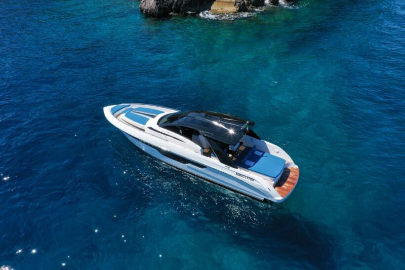 Ischia: Private Boat Tour on board of a luxury boat - Key Points