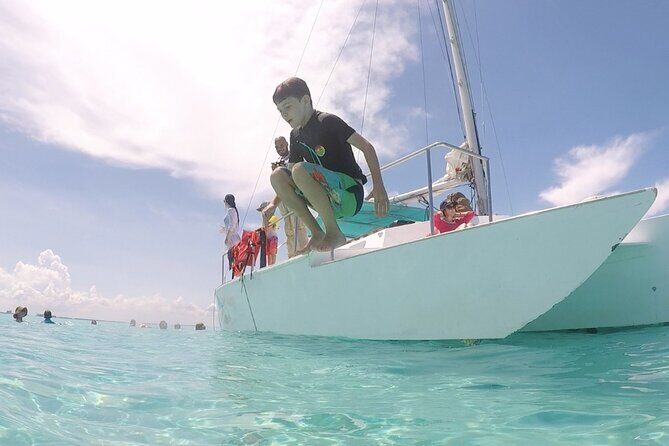 Isla Mujeres Catamaran Tour from Cancun with Snorkel and Open Bar - FAQs