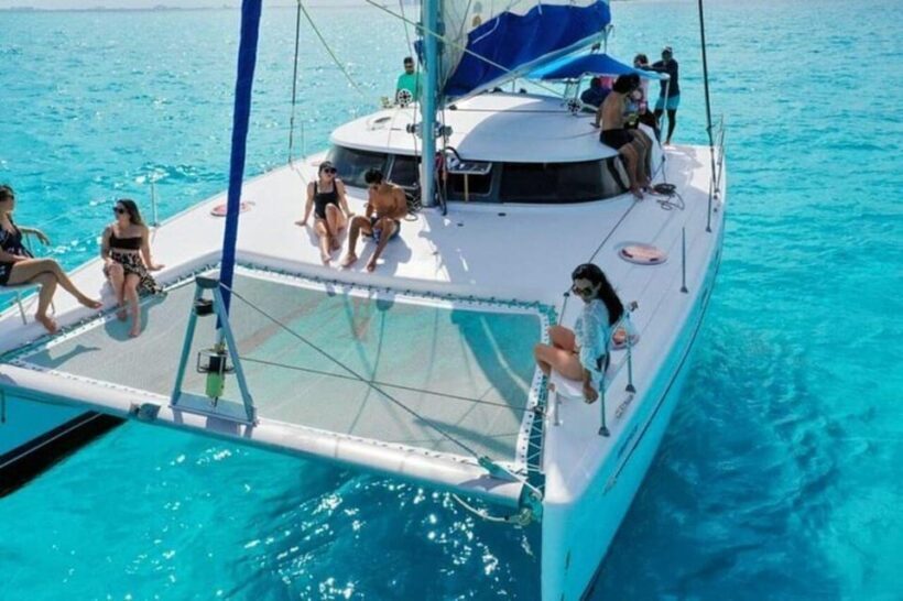 Isla Mujeres Plus Experience Catamaran Tour + Snorkel+Lunch - FAQ