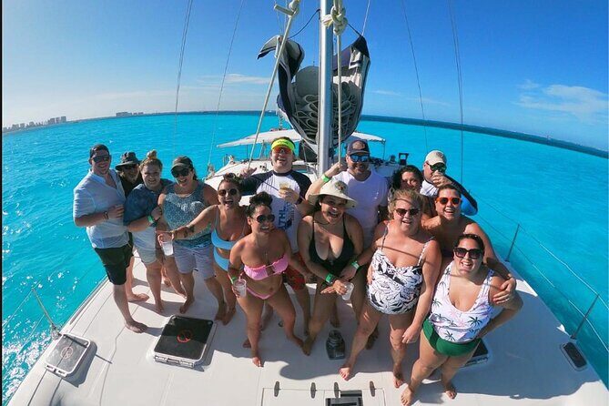 Isla Mujeres Premium Catamaran Tour with transportation from Playa del Carmen - FAQ