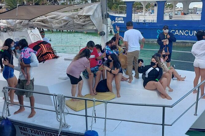Isla Mujeres Premium Tour in Private Catamaran with Lunch - FAQ