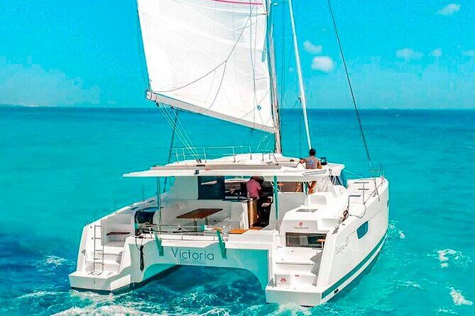 Isla Mujeres Sailing Adventure from Cancun - An In-Depth Look at the Sailing Experience