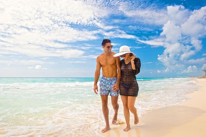 Isla Mujeres tour in a Catamaran with snorkel, open bar, lunch - What Does the Experience Feel Like?