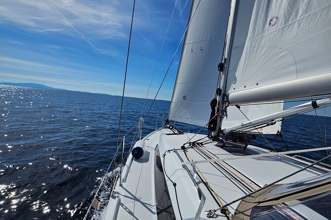 Islands Tour on Luxurious Jeanneau Sun Odyssey - Practical Tips for Your Day