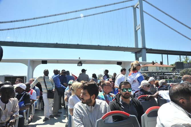 Istanbul: Bosphorus and Golden Horn Cruise With Audio Guide - Meeting Point and Accessibility