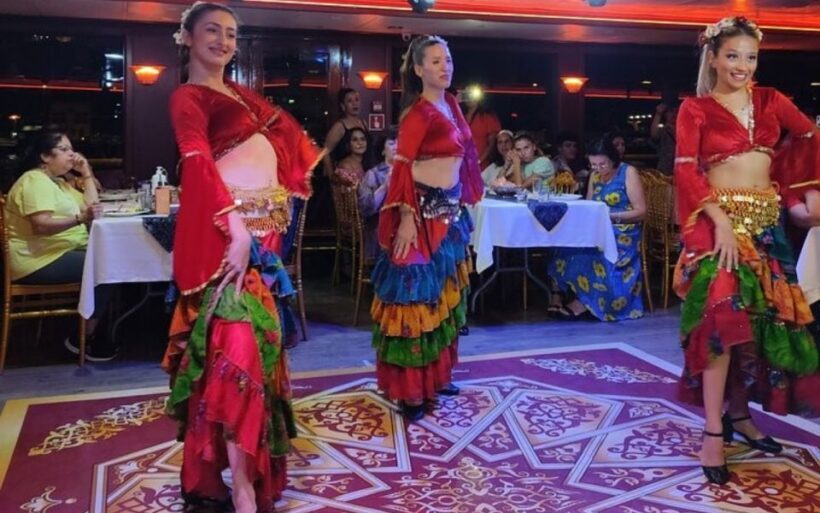 Istanbul: Bosphorus Dinner Cruise with Private Table & Show - Key Points