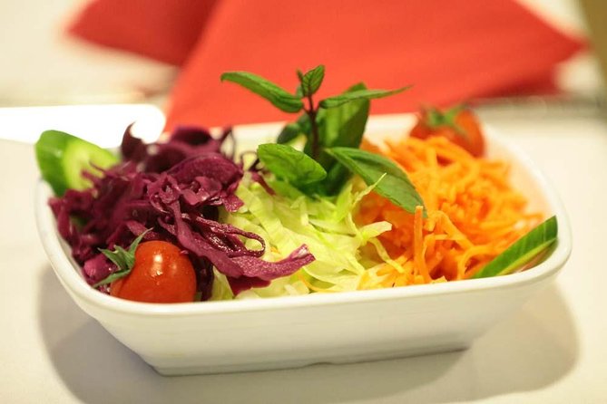 Istanbul Bosphorus Dinner Cruise With Turkish Show Review - Considerations for Vegetarians and Gourmet Diners