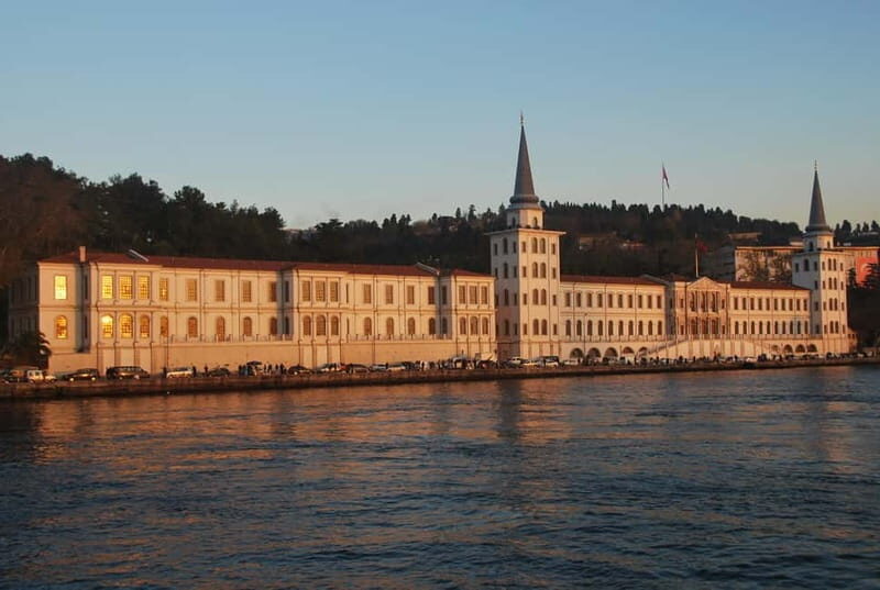 Istanbul: Bosphorus Lunch Cruise with Guide - The Itinerary & Sights: What You’ll See