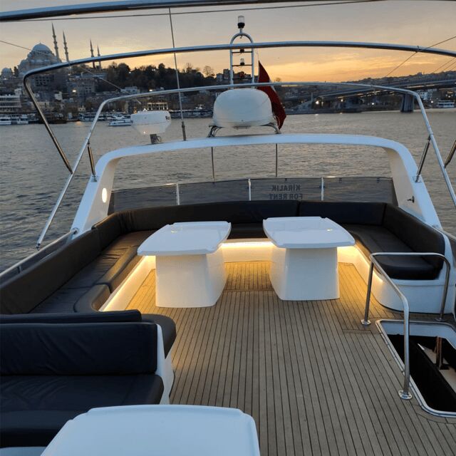 Istanbul: Bosphorus River Sunset Yacht Tour with Commentary - An Introduction to the Experience