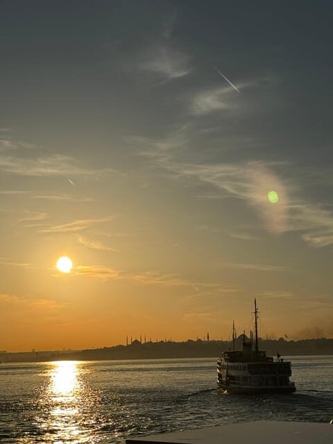Istanbul: Bosphorus River Sunset Yacht Tour with Commentary - Who Will Enjoy This Tour?