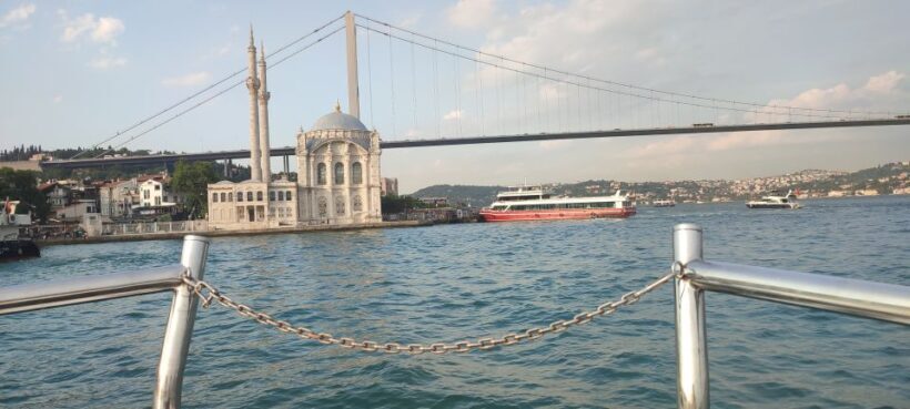 Istanbul: Bosphorus Sunset Cruise on Yacht with Live Guide - Practical Tips for Making the Most of Your Cruise