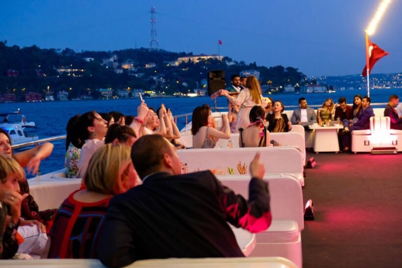 Istanbul: Bosphorus Sunset Cruise with Dinner - The Full Experience: What to Expect